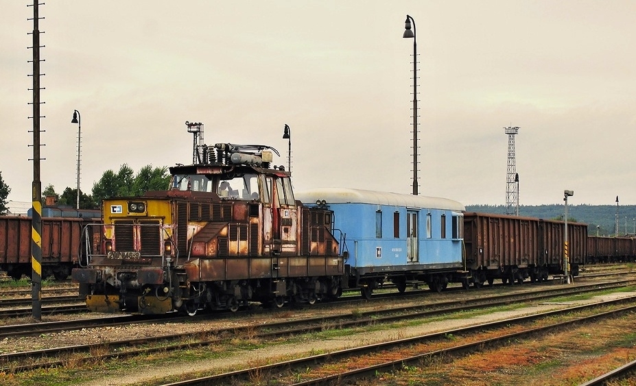 Lokomotiva ř. 210 s bateriovým vozem | Plzeňští strojvůdci